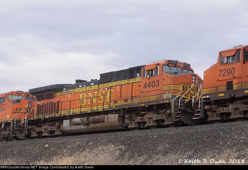 BNSF 4403
